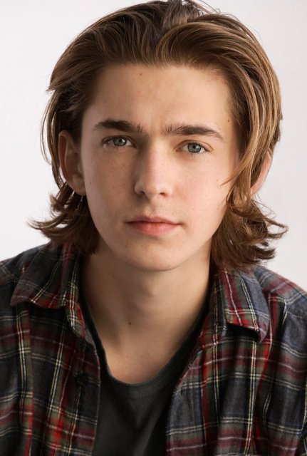 Austin Abrams – Movies, Bio and Lists on MUBI