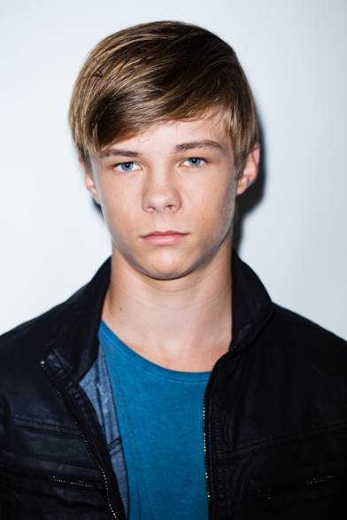 Nicholas Hamilton – Películas, biografías y listas en MUBI
